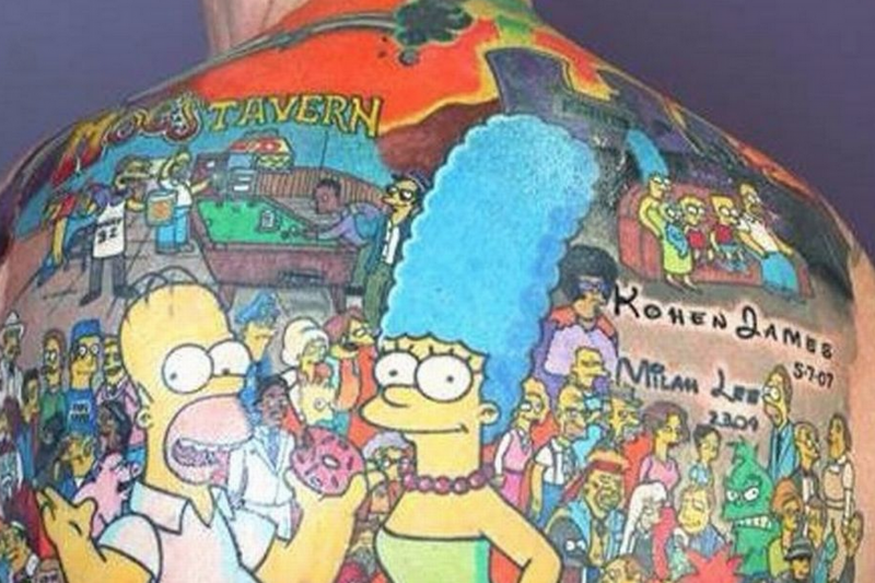 Tam 203 "The Simpsons" karakterinin dövmesini yaptıran Michael Baxter ...