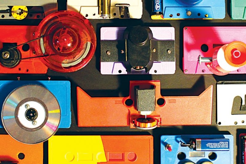 Kasetlerden sıradışı enstrümanlar yapan TAPETRONIC'in yeni harikasıyla ...