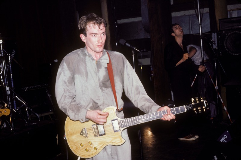 Gang of Four ve Andy Gill anısına, özel bir kutlama albümü: “The ...