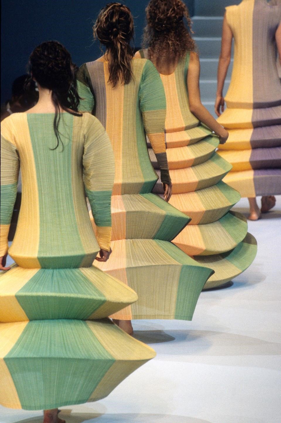 Issey Miyake (1938-2022) - bant mag