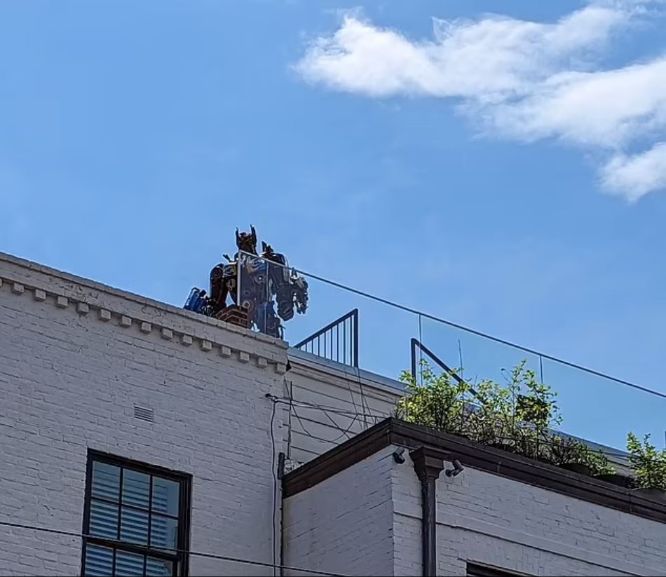 Georgetown sakinlerinin Transformers paniği ve dünyanın farklı ...