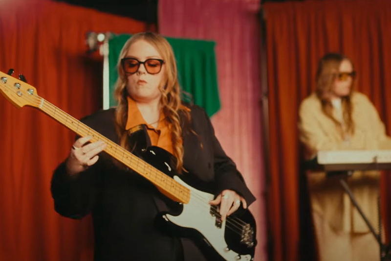 Bir değil, iki değil; tam altı Emma-Jean Thackray birden: “Wanna Die ...